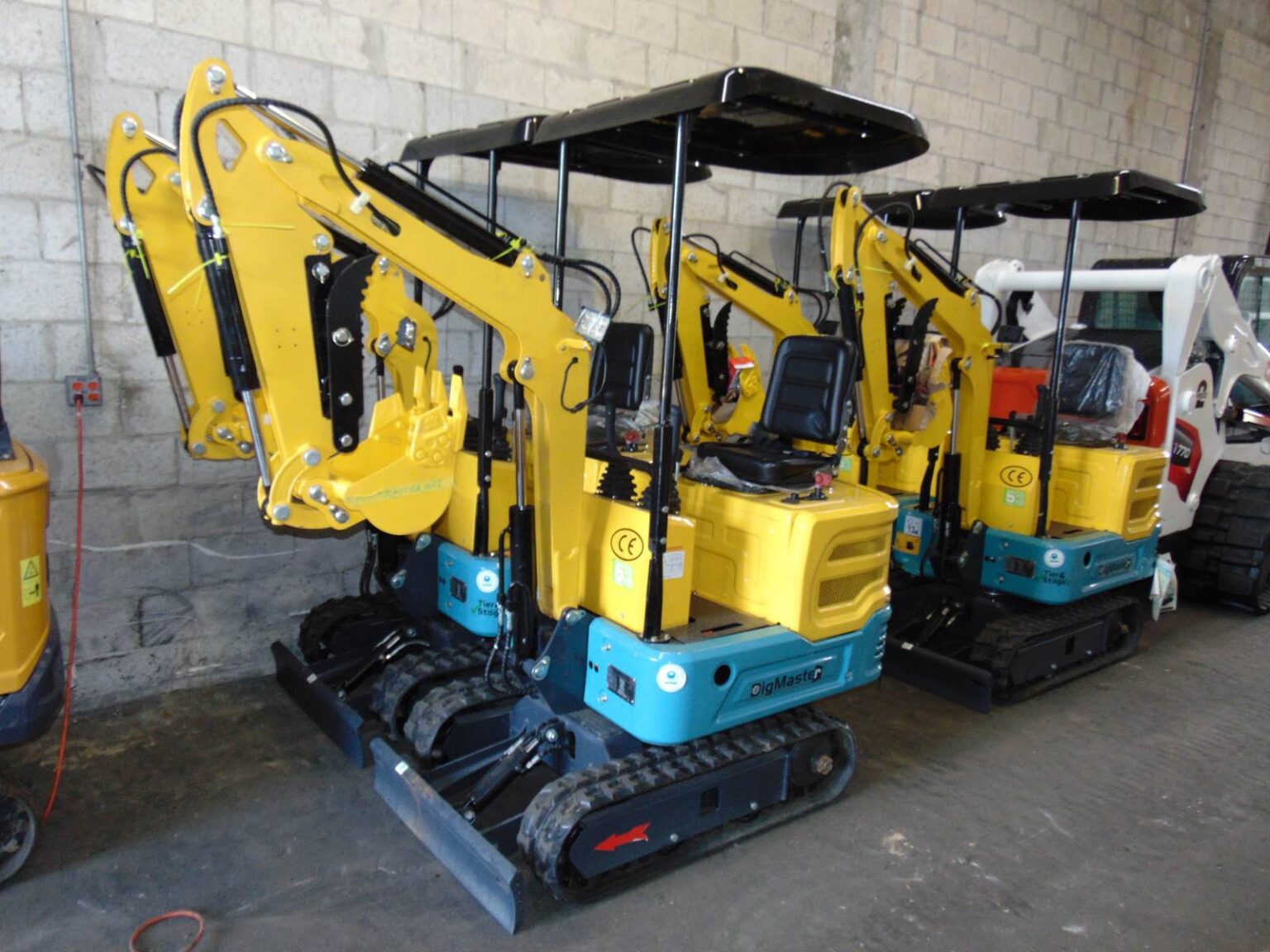 2025 DIG-MASTER DM100 MINI EXCAVATOR - 2,300 LBS - BACKFILL BLADE ...